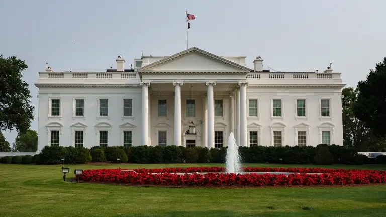 Trump administration publishes yearly report on White House staff ...