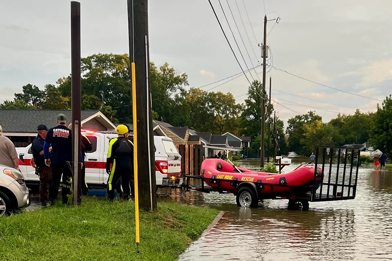 Three family members lose their lives during sudden floods, emergency ...