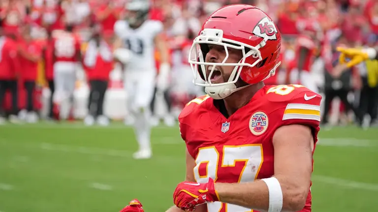 Travis Kelce's anger escalates during defeat against the Eagles | TotalNEWS