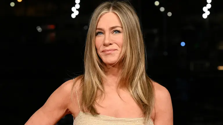 Jennifer Aniston clarifies baby speculation and challenges with IVF ...