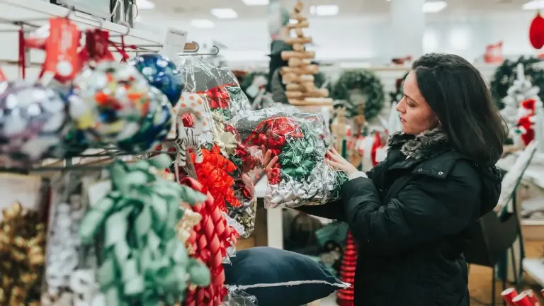 Increase in holiday scams targeting shoppers during Black Friday ...
