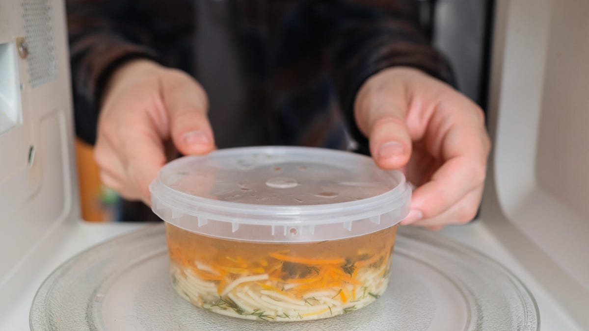 Is It Safe to Microwave Plastic? Here’s What Experts Shared with Me ...
