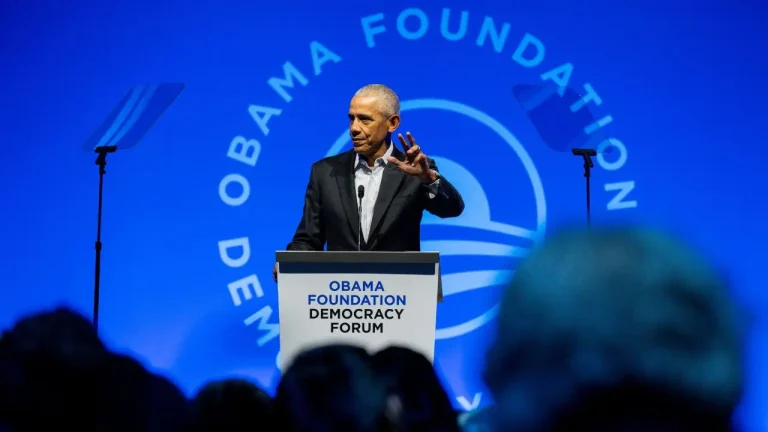Obama Foundation looks for 100 unpaid volunteers for the opening of ...