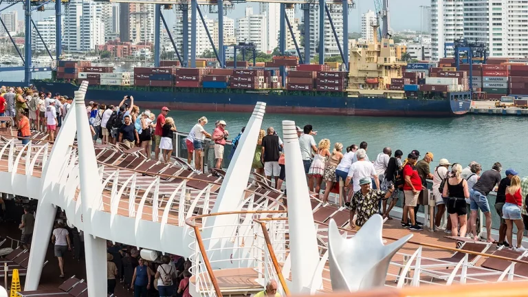 Cruise passenger recognized for rescuing man who plunged off pier ...