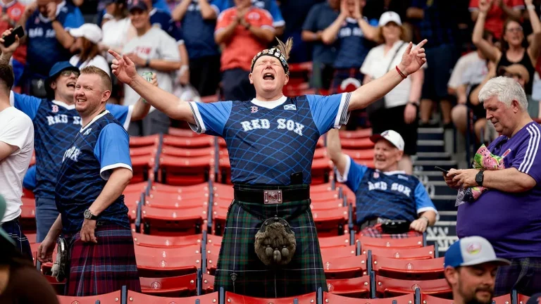 Scotland’s Tartan Army soccer fans transformed the Red Sox game at ...